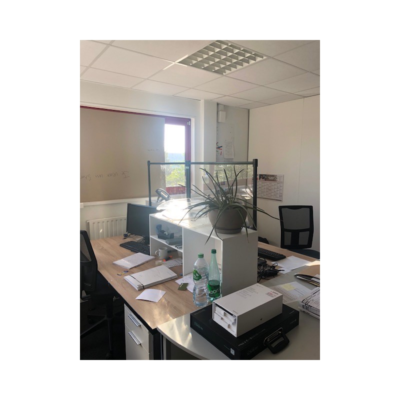 Paroi pour séparation de bureau protection antivirus grippe et Covid 19.